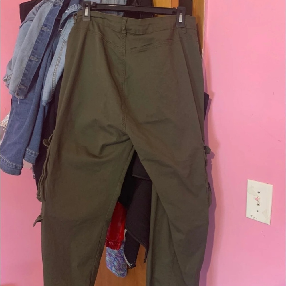 Fashion Nova Cargo Pants Gem